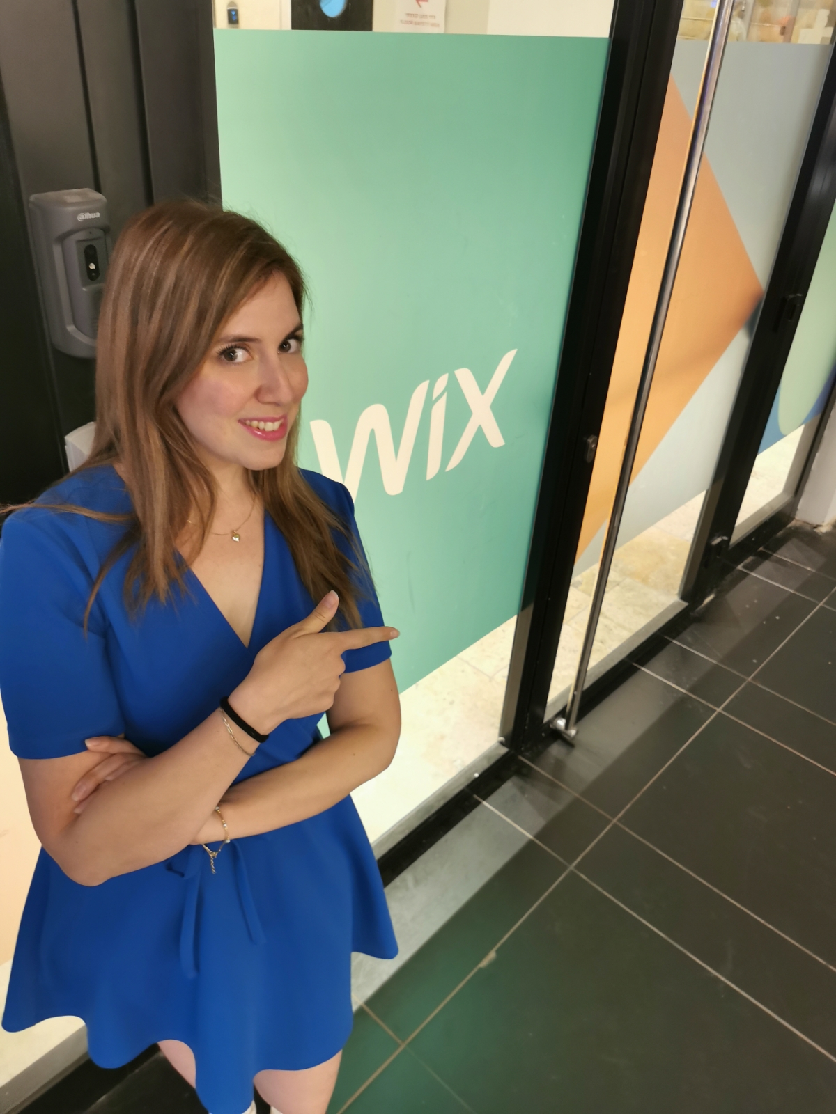 W-website building: Wix Marketplace
